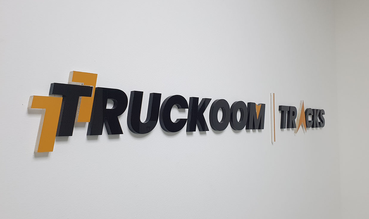 Lums Signage – Pioneer in signage work.